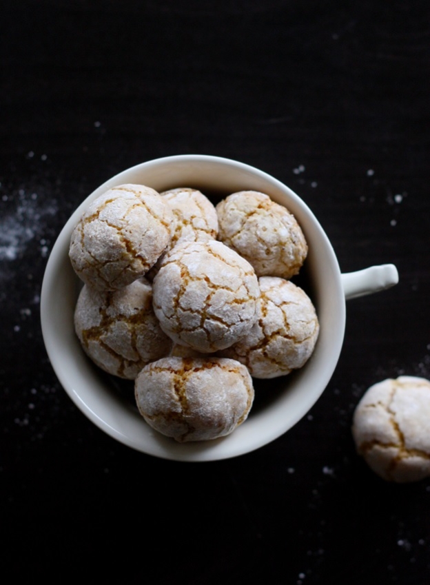 Italian Amaretti Cookies » Little Vienna