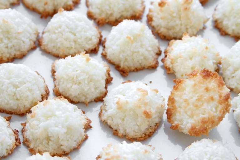 Chewy Coconut Macaroons (low sugar, 3-ingredients) » Little Vienna
