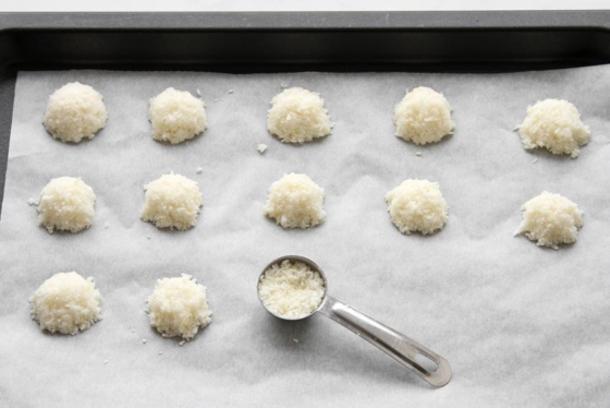 Chewy Coconut Macaroons (low sugar, 3-ingredients) » Little Vienna