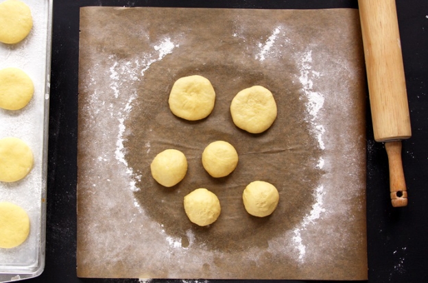 Krapfen - Austrian Jam Filled Donuts » Little Vienna