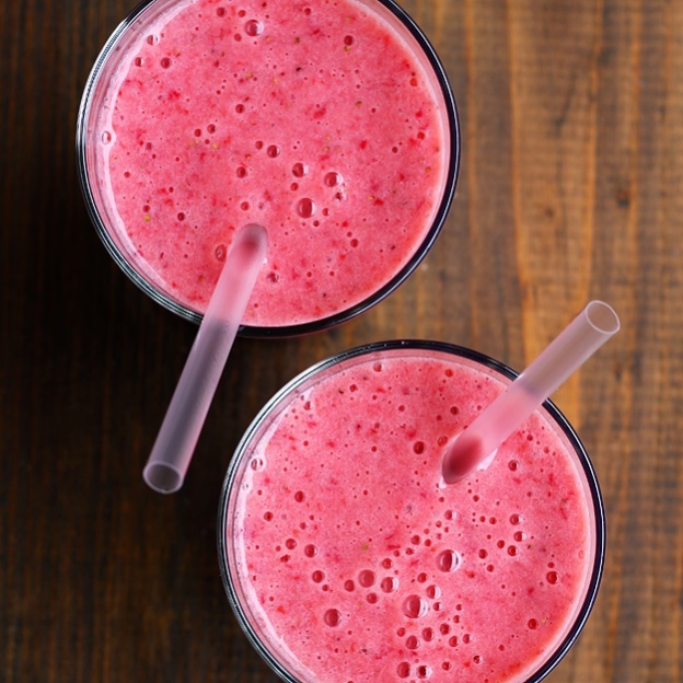 Healthy Strawberry Smoothie » Little Vienna