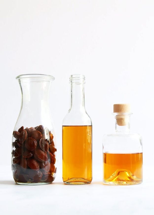Homemade Amaretto Liqueur from Apricot Pits » Little Vienna