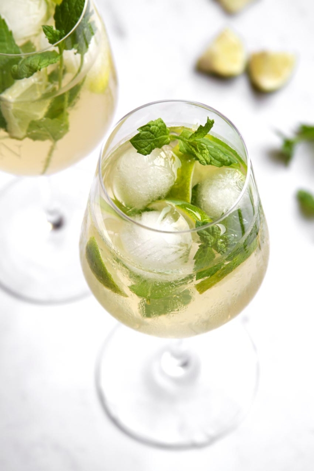 Hugo Cocktail – with Prosecco or White Wine » Little Vienna