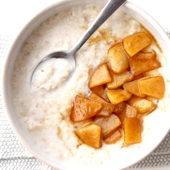 Creamy Apple Cinnamon Oatmeal (naturally sweet) » Little Vienna