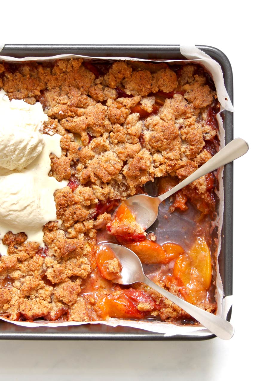 Quick Peach Crumble (crispy topping, juicy filling) » Little Vienna